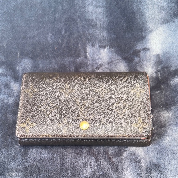 Louis Vuitton | Bags | Louis Vuitton Brown Mono Wallet Damaged | Poshmark
